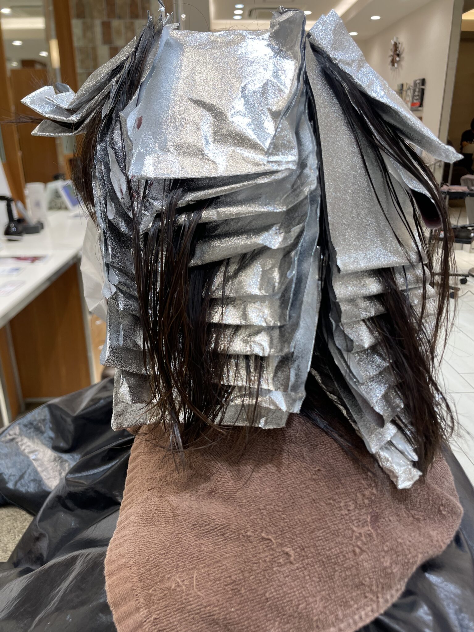 【2026冬】大人の“垢抜け”を叶える。【ボブ×AVEDAカラーハイライト】徹底解説 | PEEK-A-BOO 美容室 オフィシャルサイト